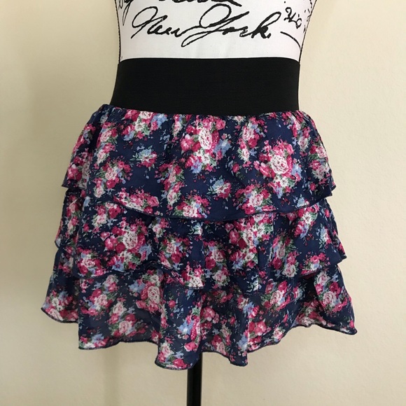Skirts | Super Cute Floral Mini Skirt Tiered Flowy Fabric | Poshmark